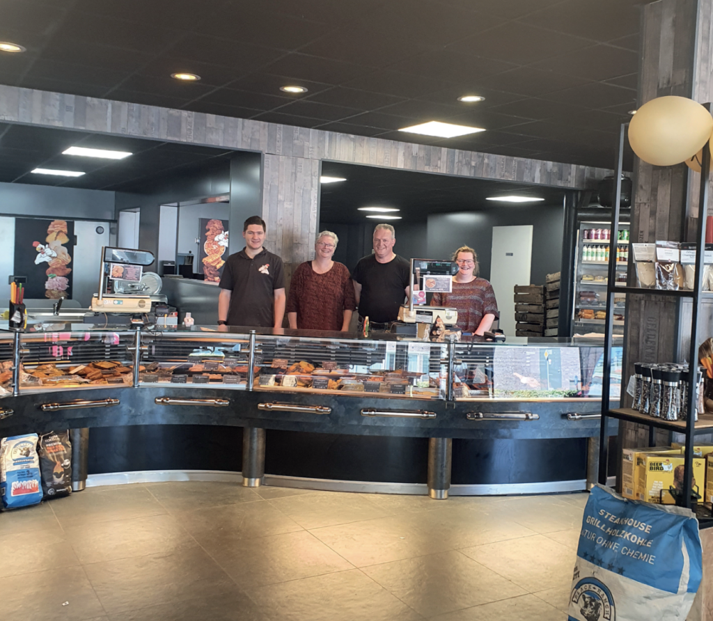 Rademaker in hun nopjes met uitbreiding van hun zaak - Raalte Koerier